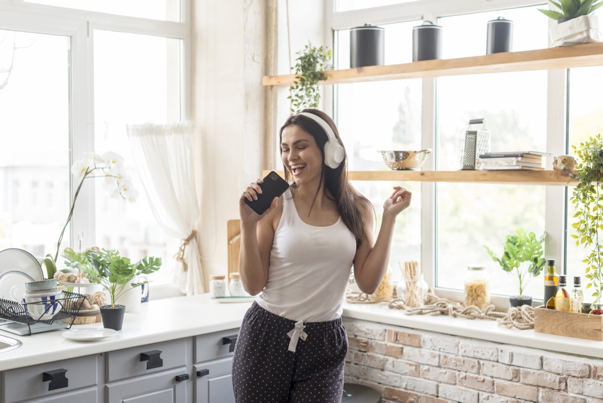 Cantar em inglês: descubra como se conjuga o verbo